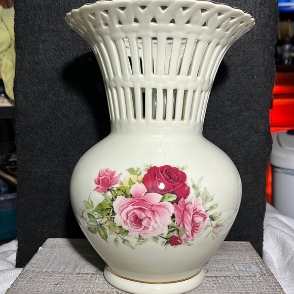 Exciting Formalities By Baum Bros Vase Gallery